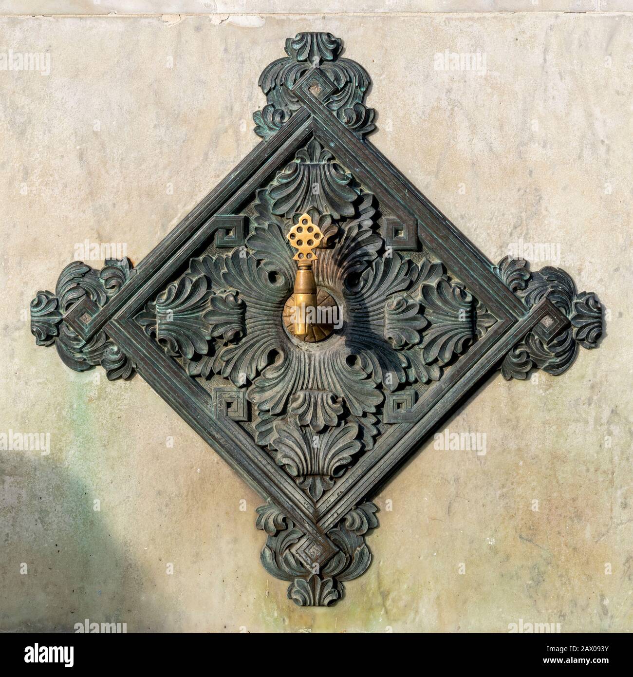 Cast iron plaque hi-res stock photography and images - Alamy