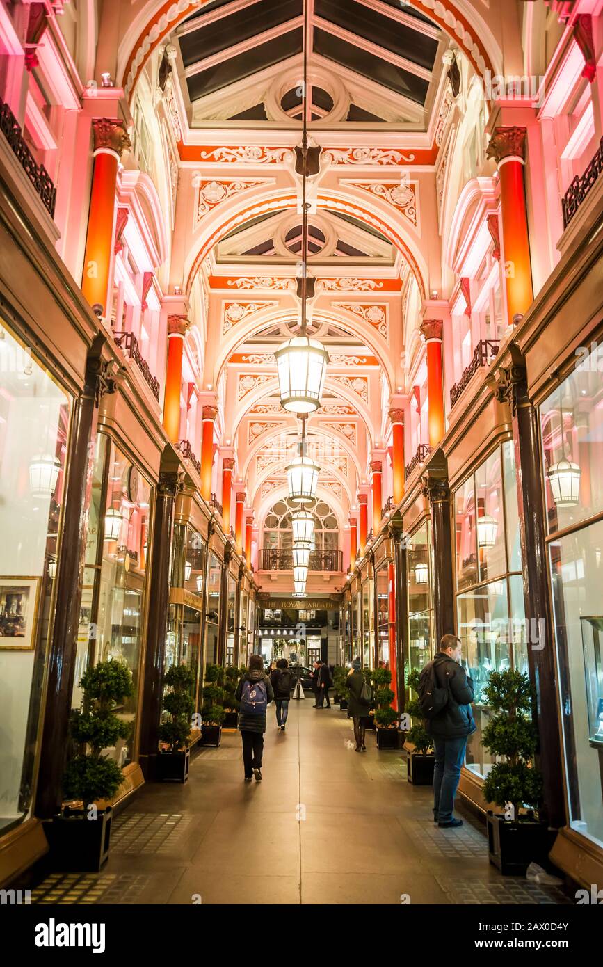 Traditional luxury london shopping arcade hi-res stock photography and ...