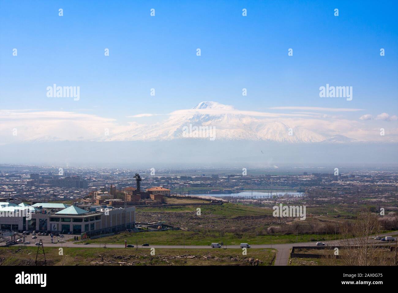 River in yerevan armenia hi-res stock photography and images - Alamy