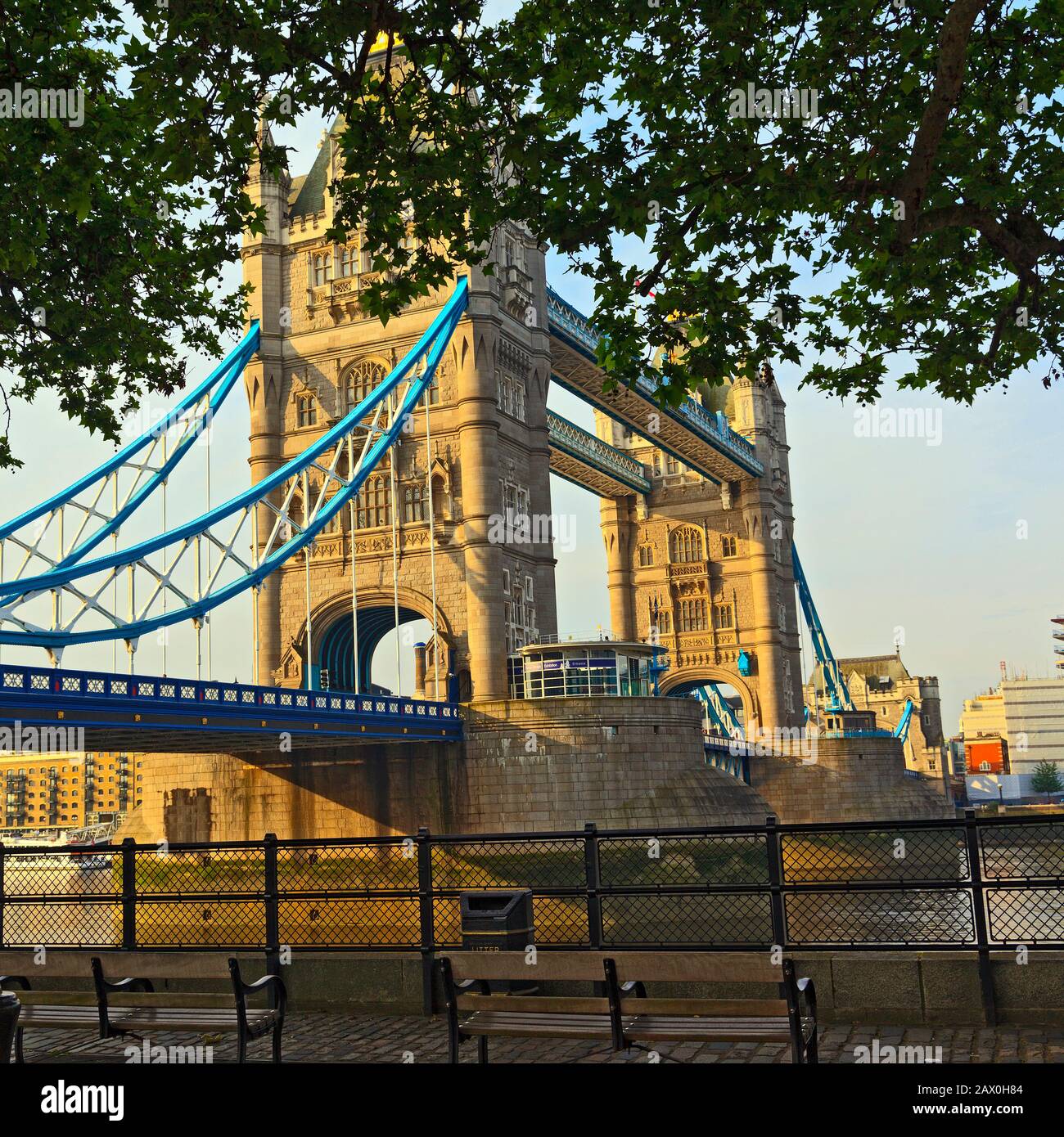 Tower Bridge in the early morning London Stock Photo - Alamy