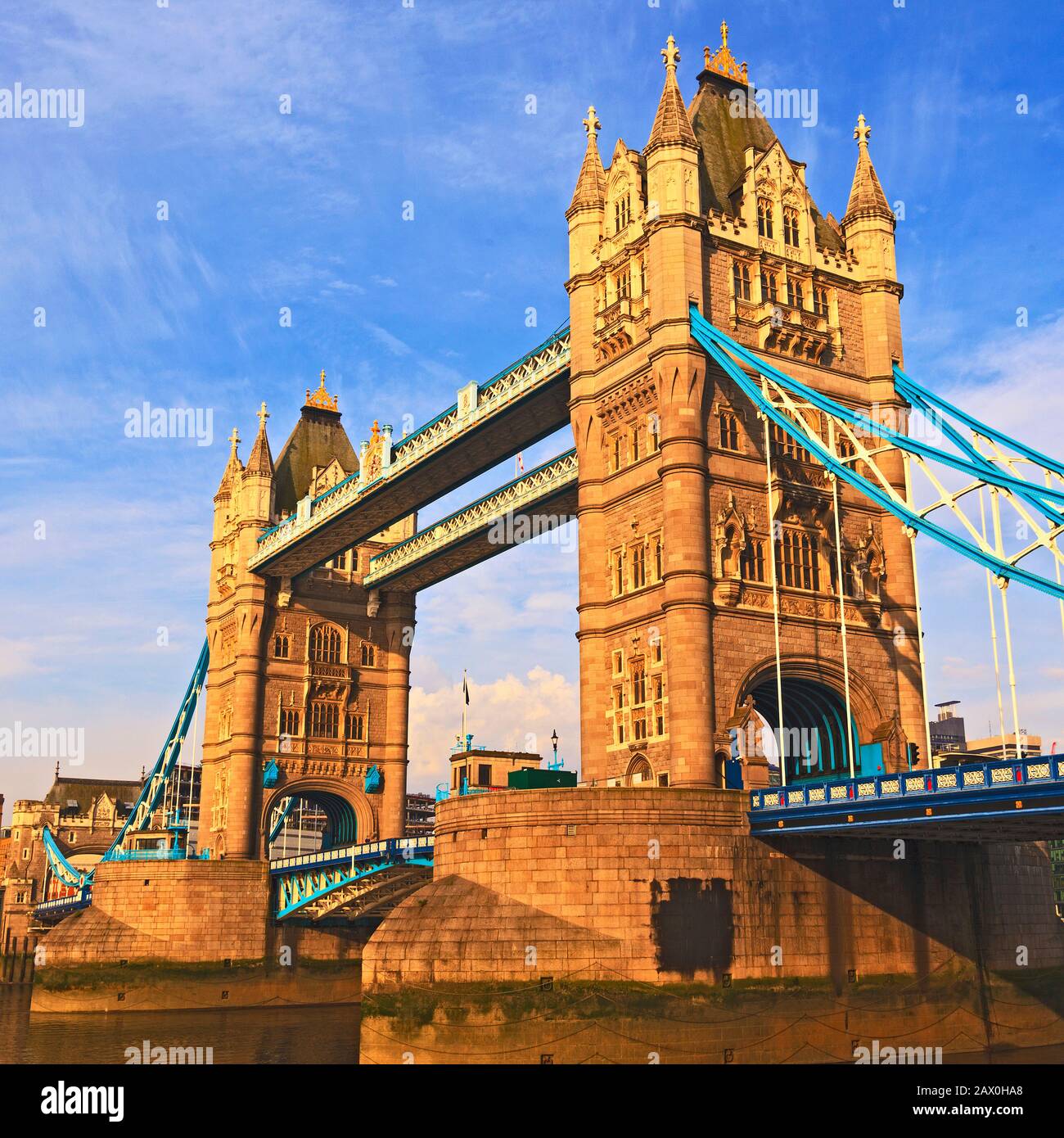 Tower Bridge in the early morning London Stock Photo - Alamy