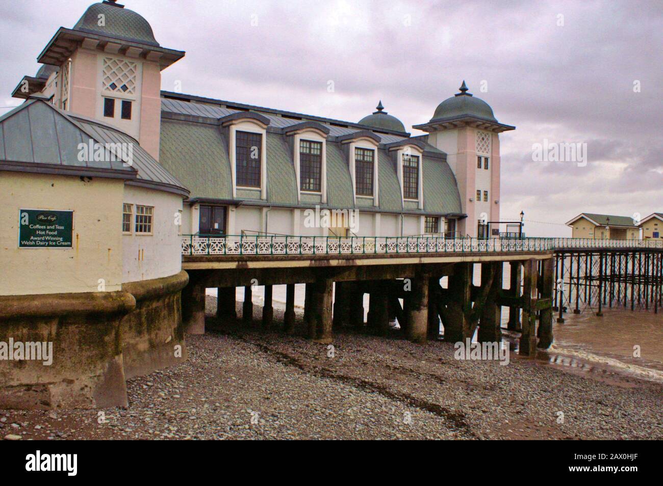 Penarth pier historical hi-res stock photography and images - Alamy