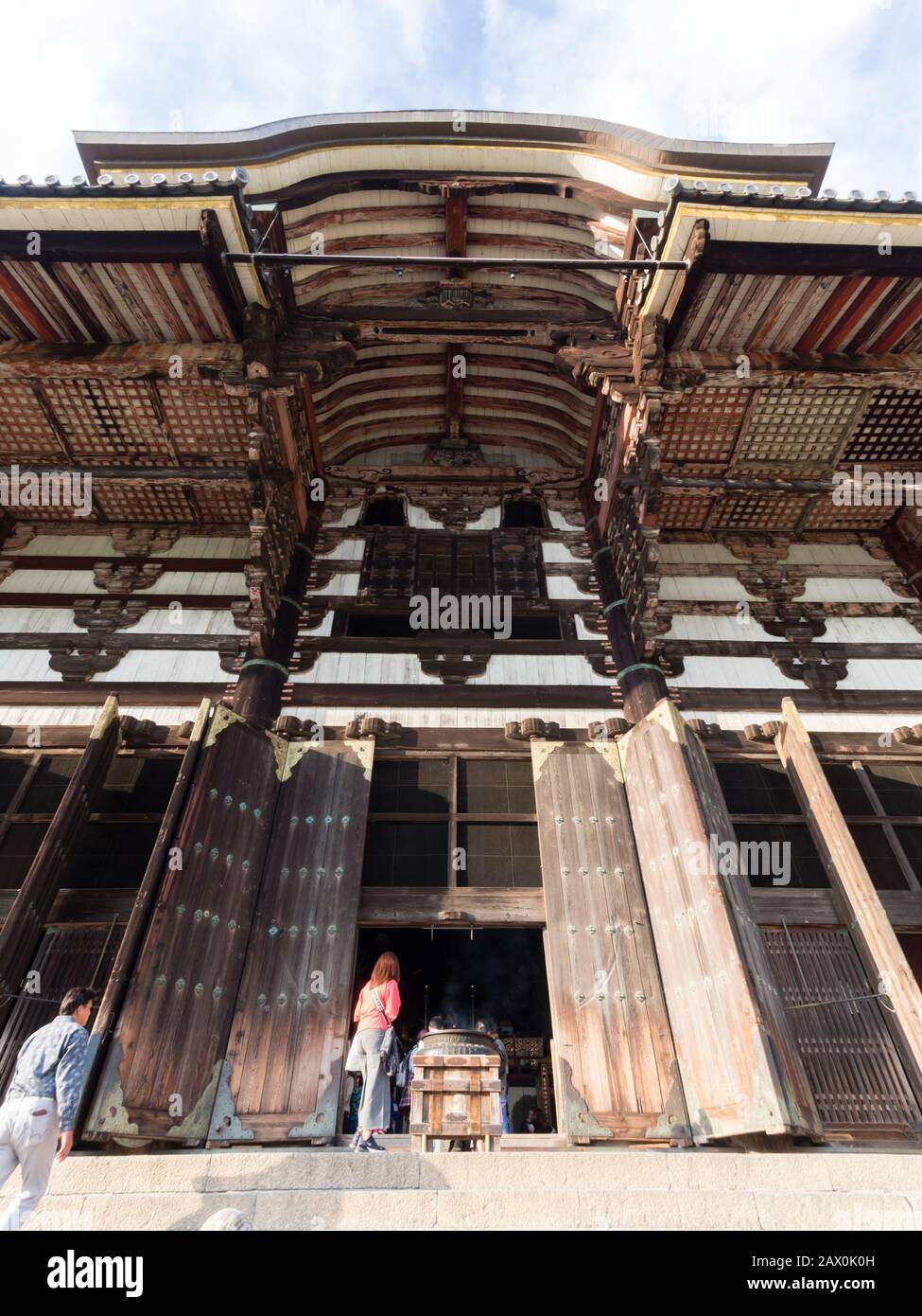 Nara, Japan - 15 Oct 2018: Great Buddha Hall (Daibutsuden) of Tōdai-ji ...