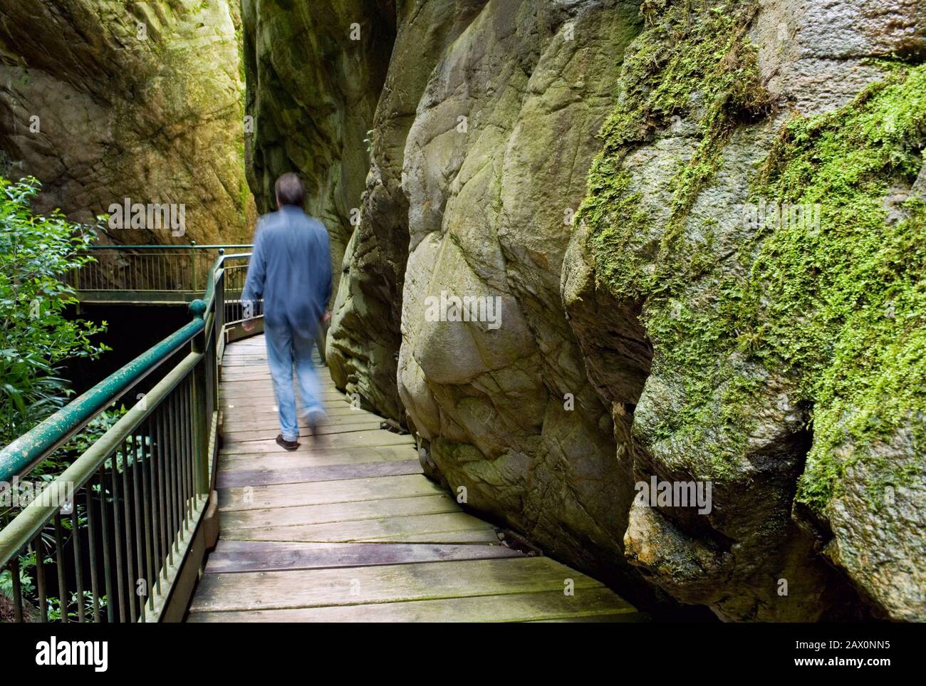Walkway passage hi-res stock photography and images - Alamy