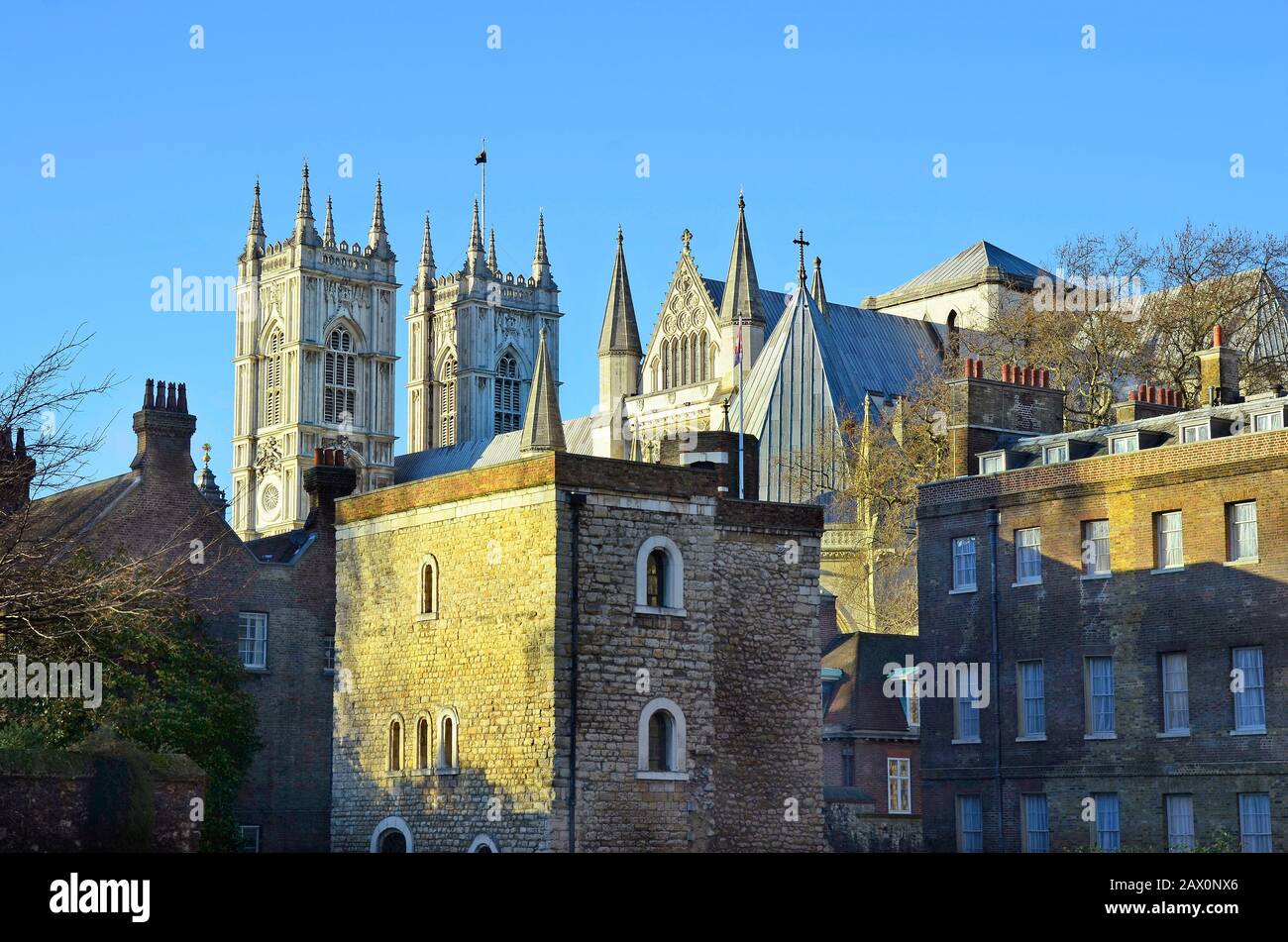 Backside of houses hi-res stock photography and images - Alamy