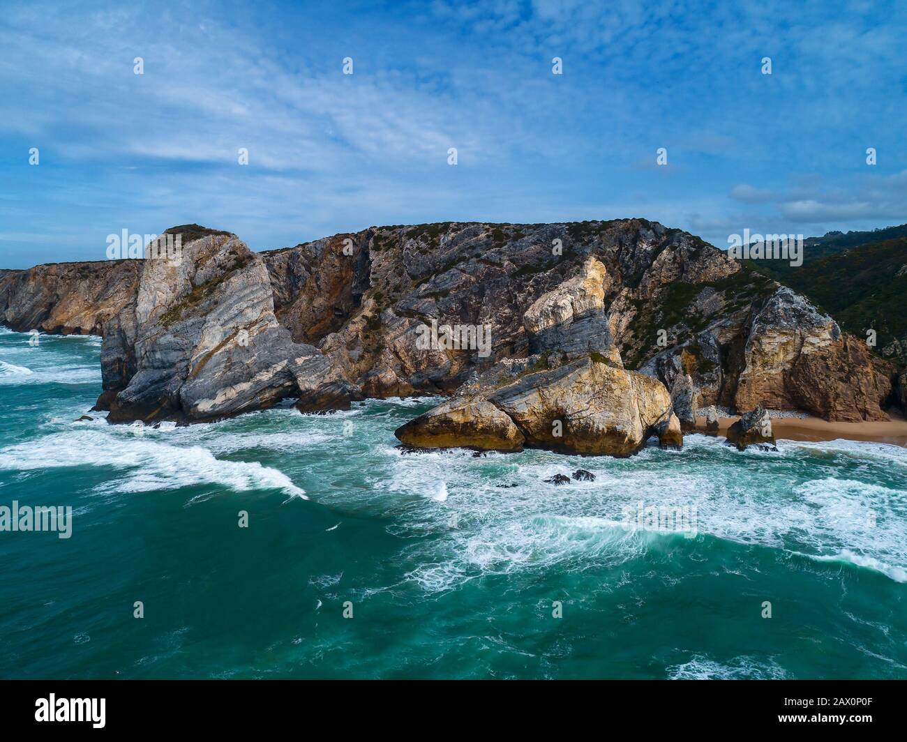Atlantic coast rock cliffs waves hi-res stock photography and images ...