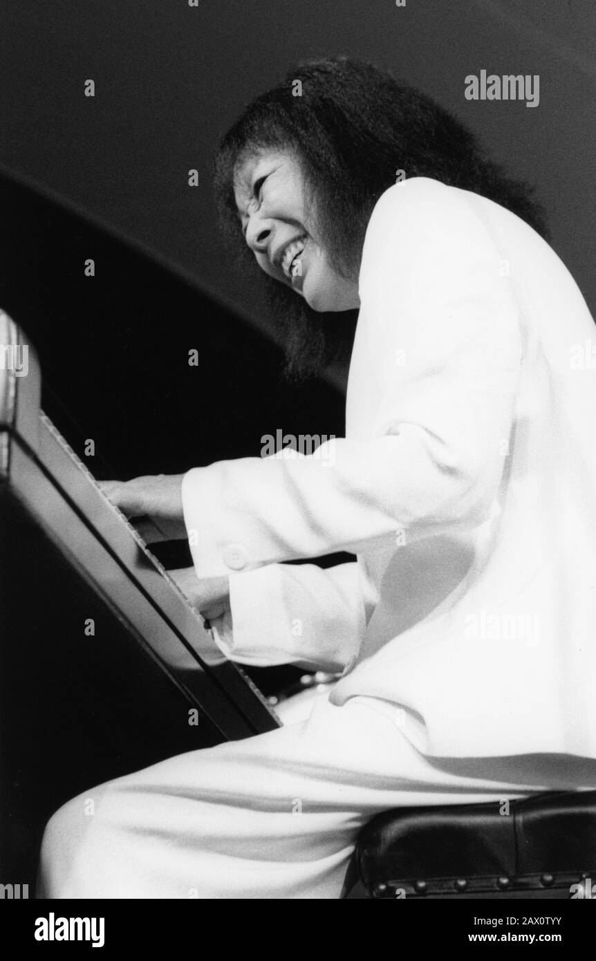 Akiyoshi toshiko hi-res stock photography and images - Alamy