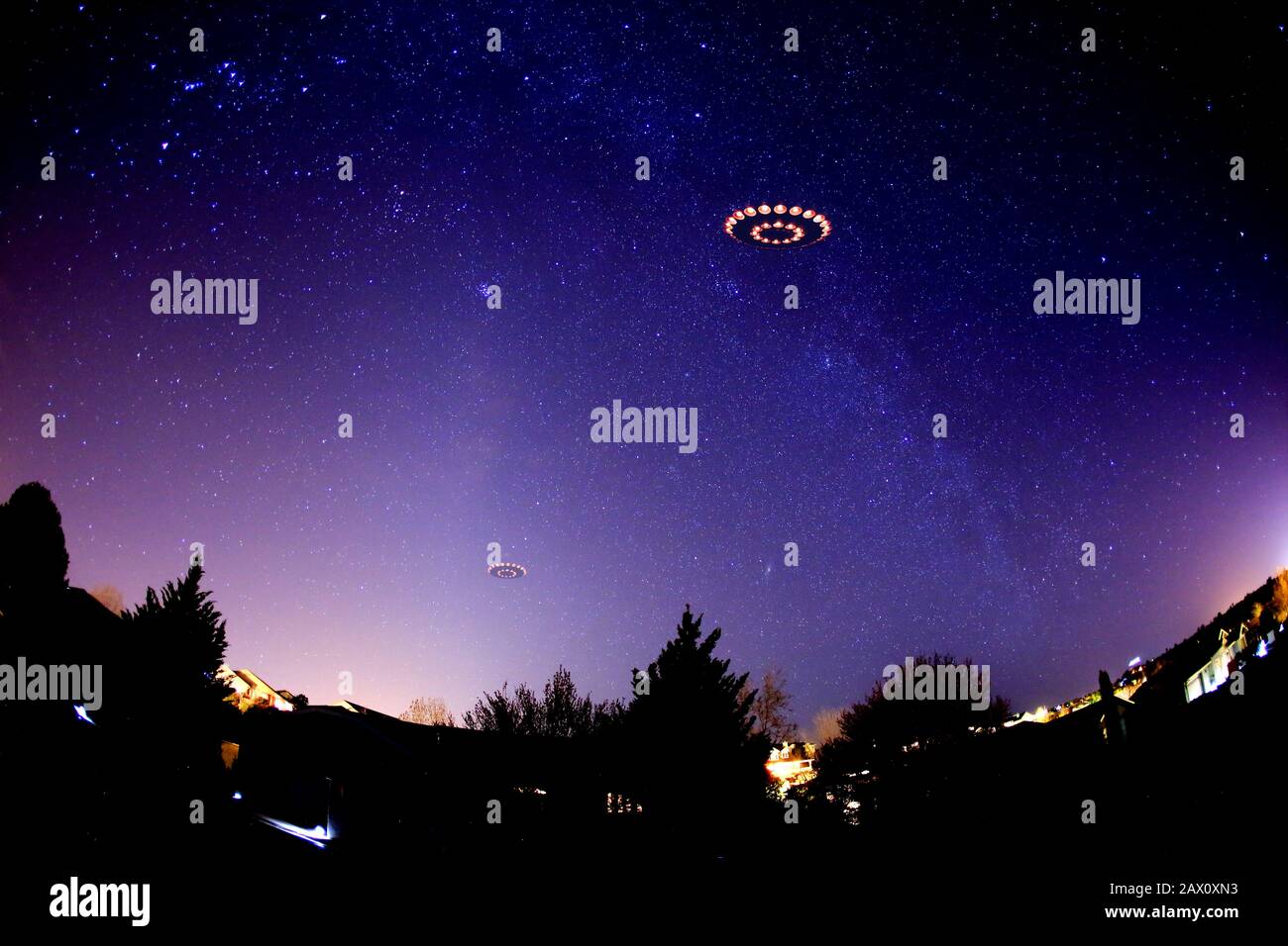 Ufos night sky hi-res stock photography and images - Alamy