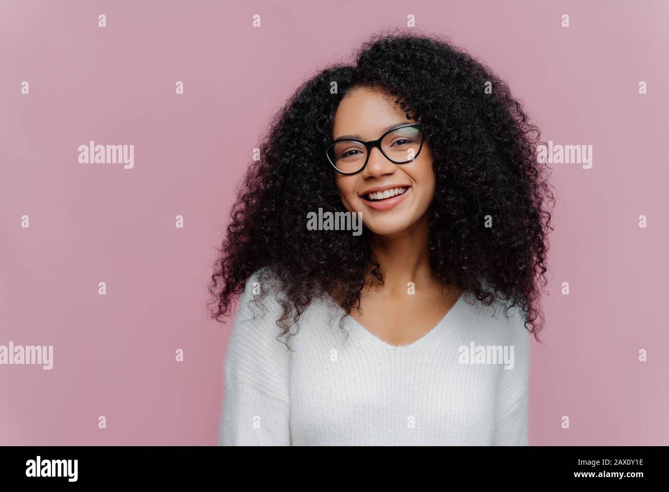Smiles gently hi-res stock photography and images - Alamy