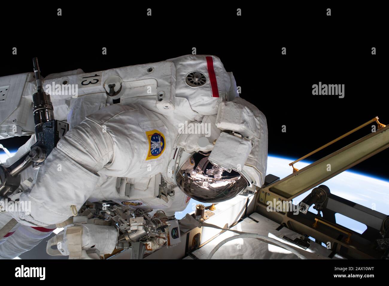 Astronaut helmet reflection hi-res stock photography and images - Alamy