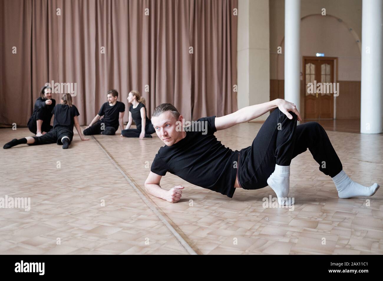 Professional sports dance team hi-res stock photography and images - Alamy