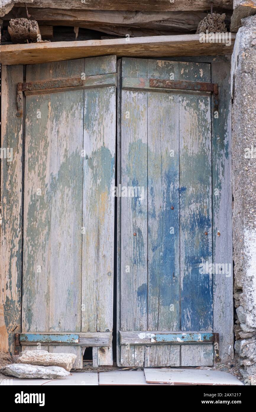 Double wood shutters hi-res stock photography and images - Alamy