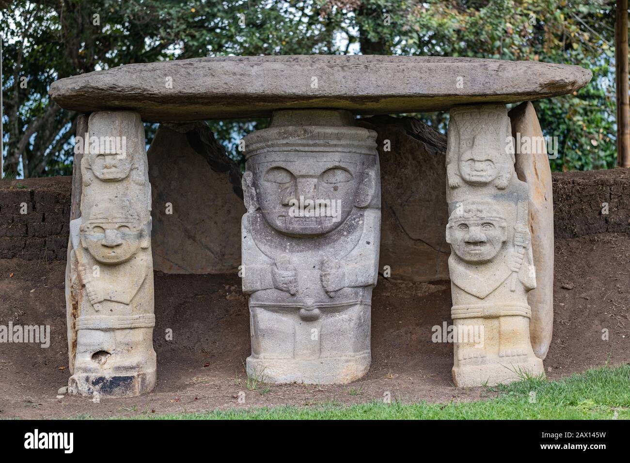Parque arqueologico de san agustin hi-res stock photography and images ...