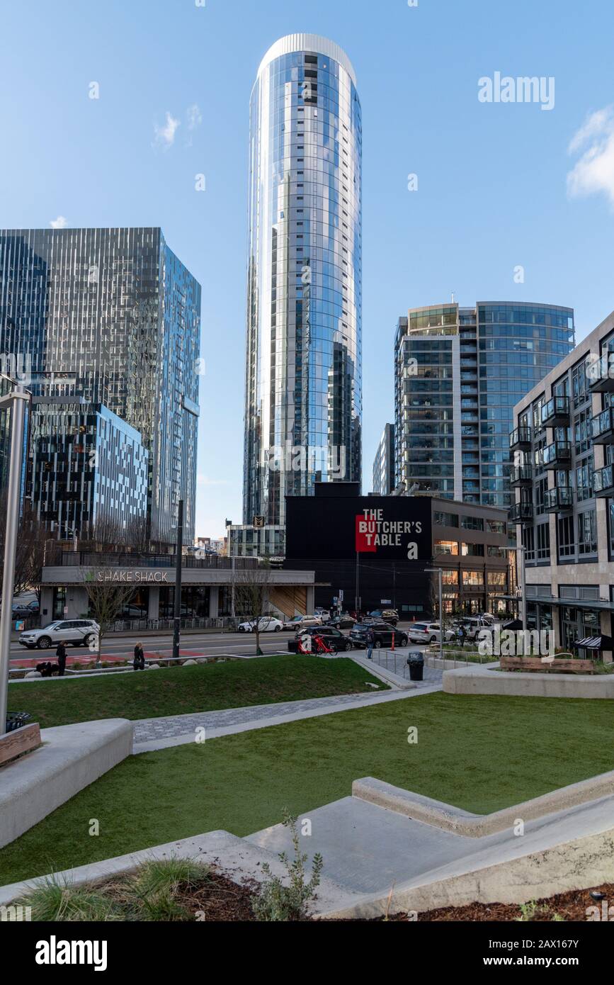 Shake Shack and The Butchers Table restaurant shops in downtown Seattle ...