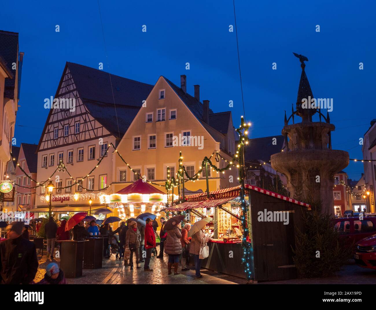 Altstadt, Weihnachtsmarkt, Dämmerung, Nördlingen, Franken, Bayern ...