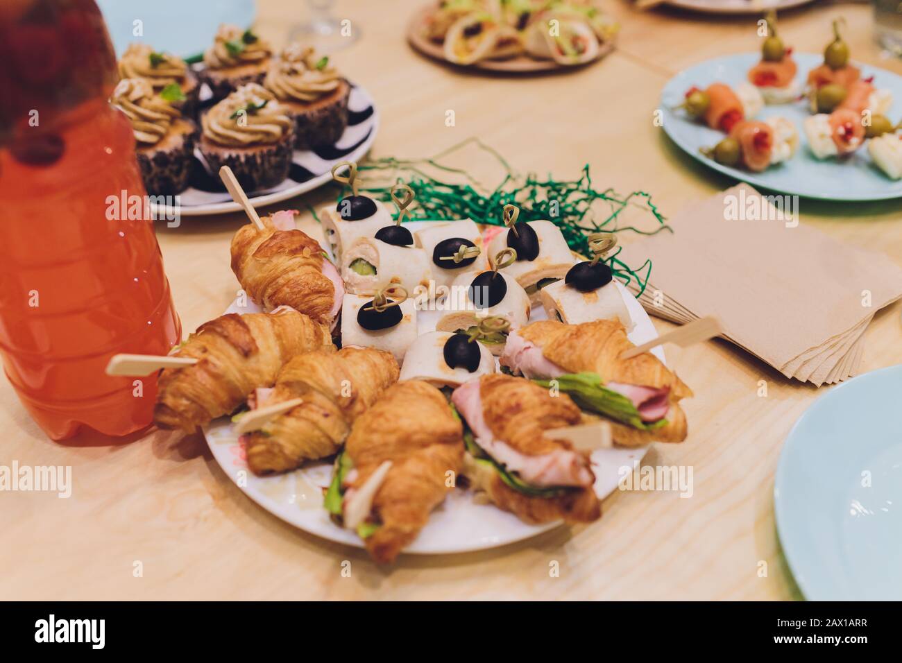 Snake eating rabbit hi-res stock photography and images - Alamy