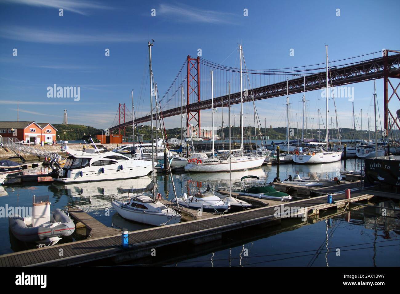 Harbor lisboa hi-res stock photography and images - Alamy