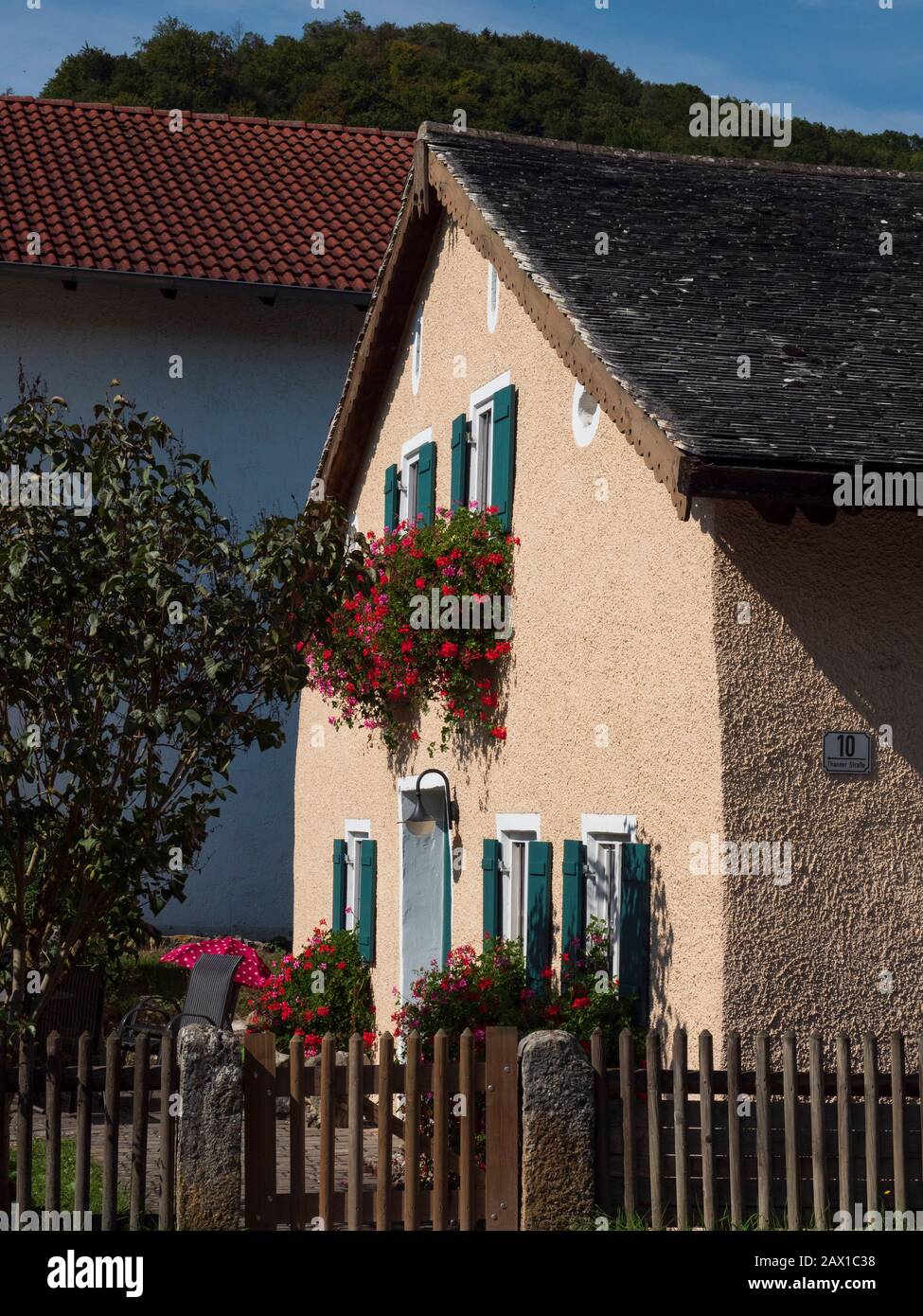 Jurahaus hi-res stock photography and images - Alamy