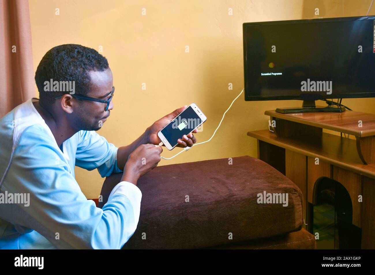 Connecting charge cable hi-res stock photography and images - Alamy