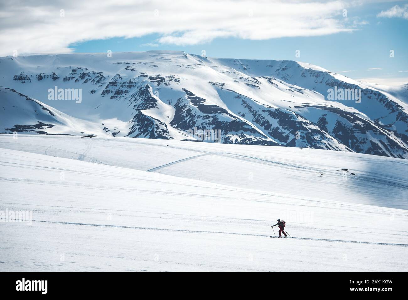 Skiing tracks snow mountain hi-res stock photography and images - Alamy