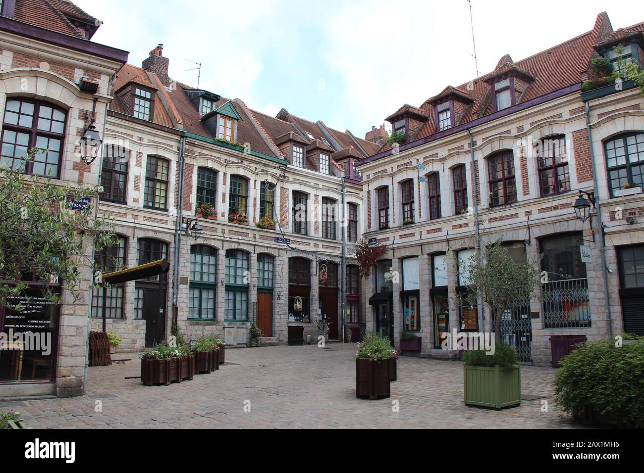 square and houses in lille (france Stock Photo - Alamy
