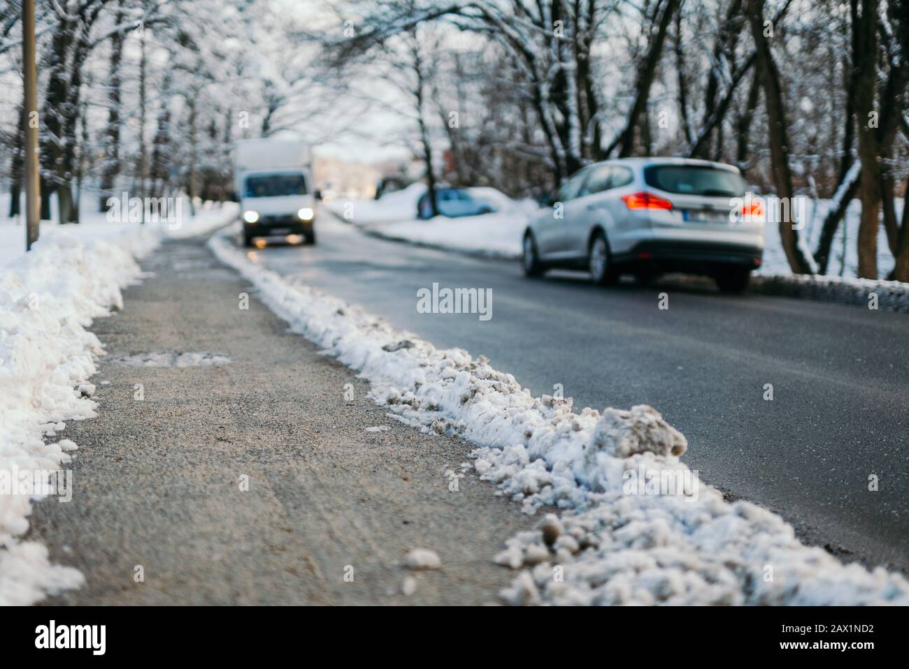 Roadside footpath hi-res stock photography and images - Alamy