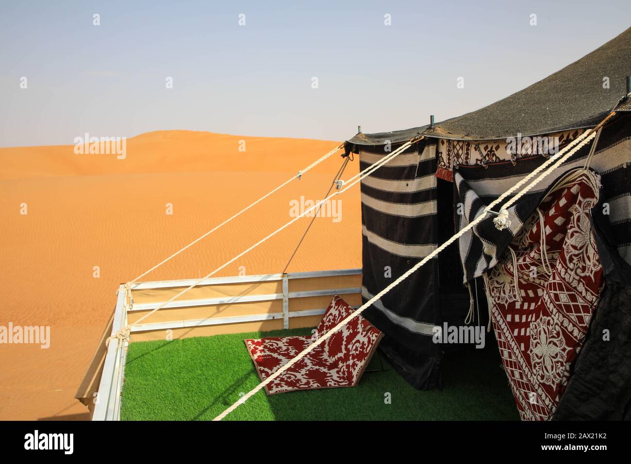 Oman bedouin tent hi-res stock photography and images - Alamy