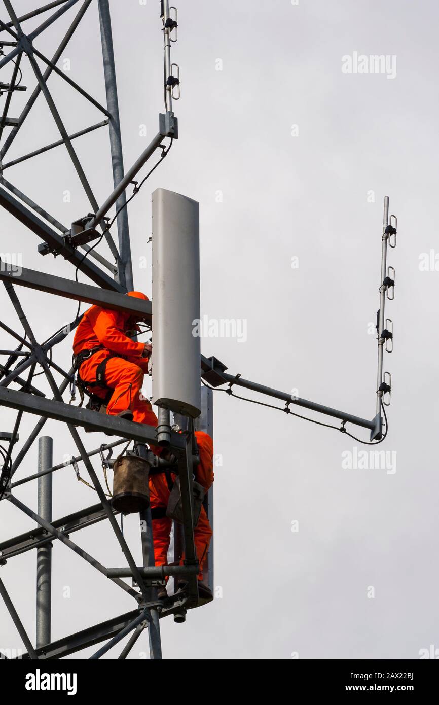 Aerial antennas mast transmitter hi-res stock photography and images ...