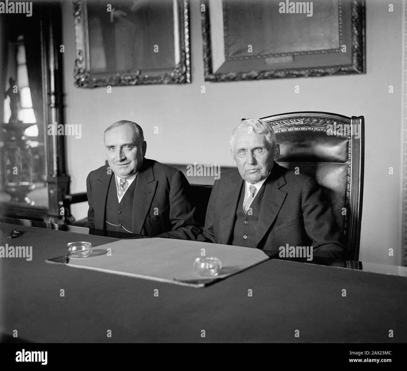 Prize desk hi-res stock photography and images - Alamy