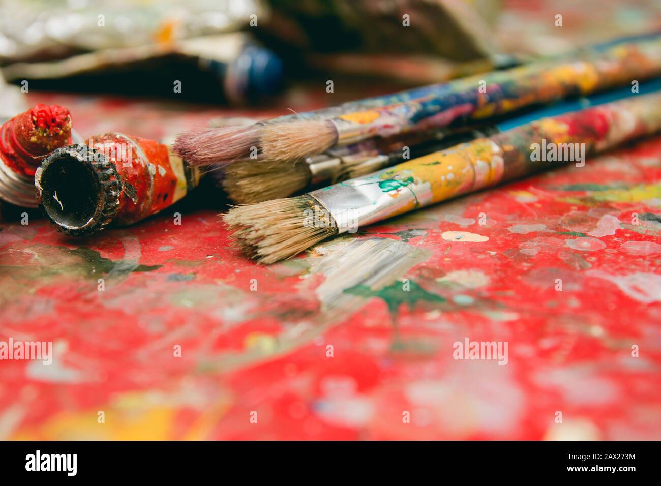 Messy kids painting hi-res stock photography and images - Alamy