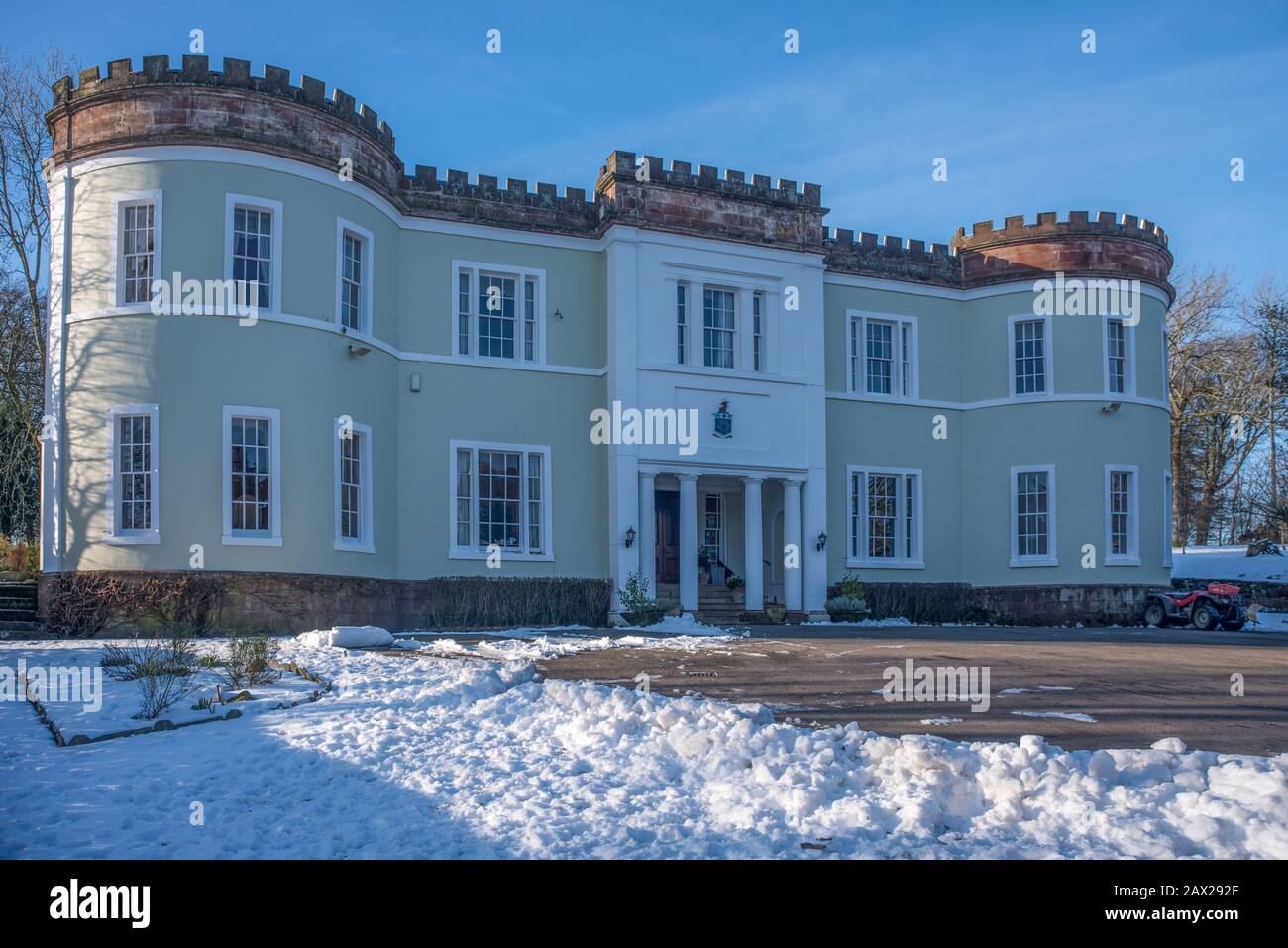 Overwater building hi-res stock photography and images - Alamy