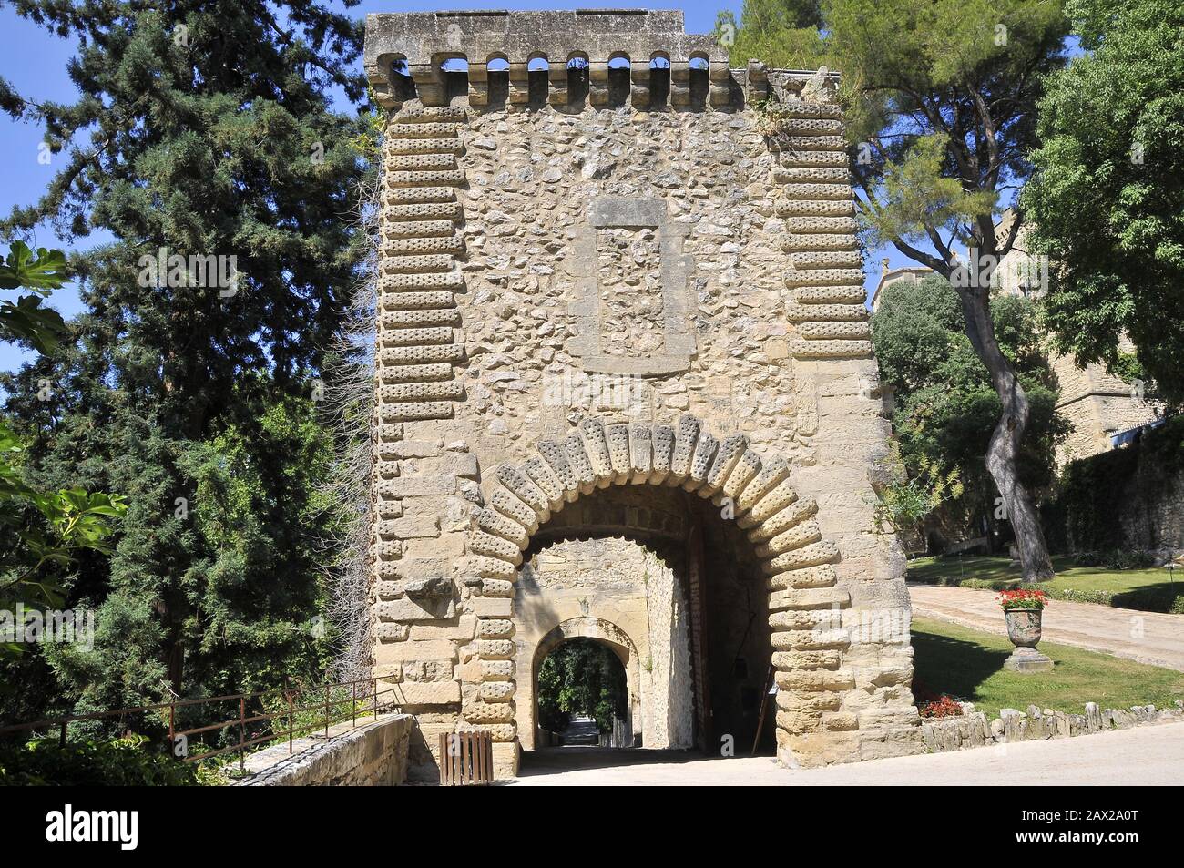 Ladder castle wall hi-res stock photography and images - Alamy