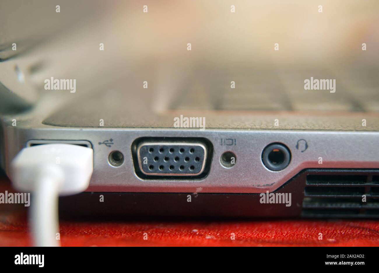 For training and seminar on the projector.High quality signal cable for professional work ...