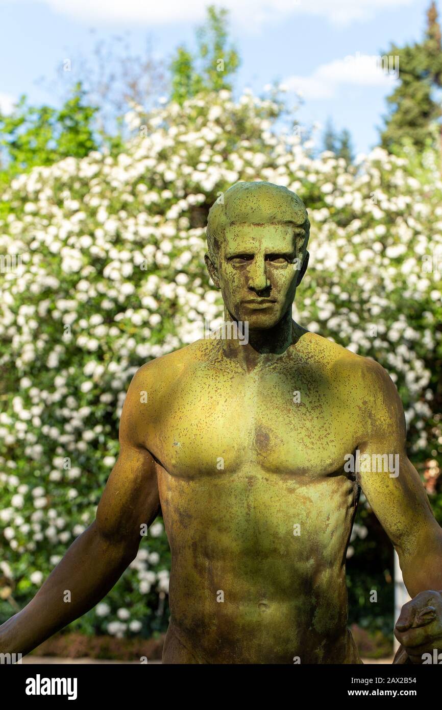 Green man statue green man hi-res stock photography and images - Alamy