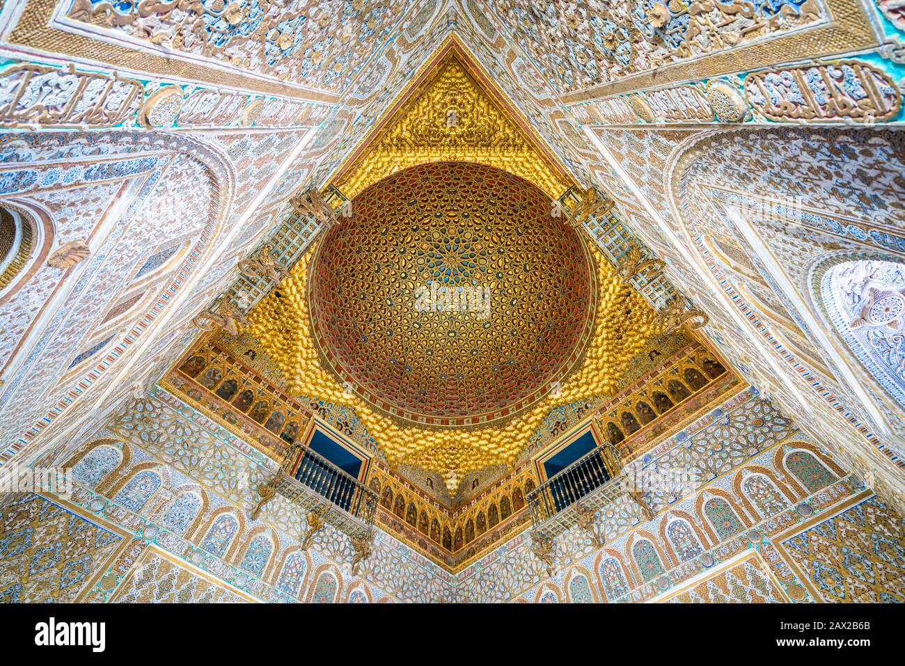 Real gold dome hi-res stock photography and images - Alamy