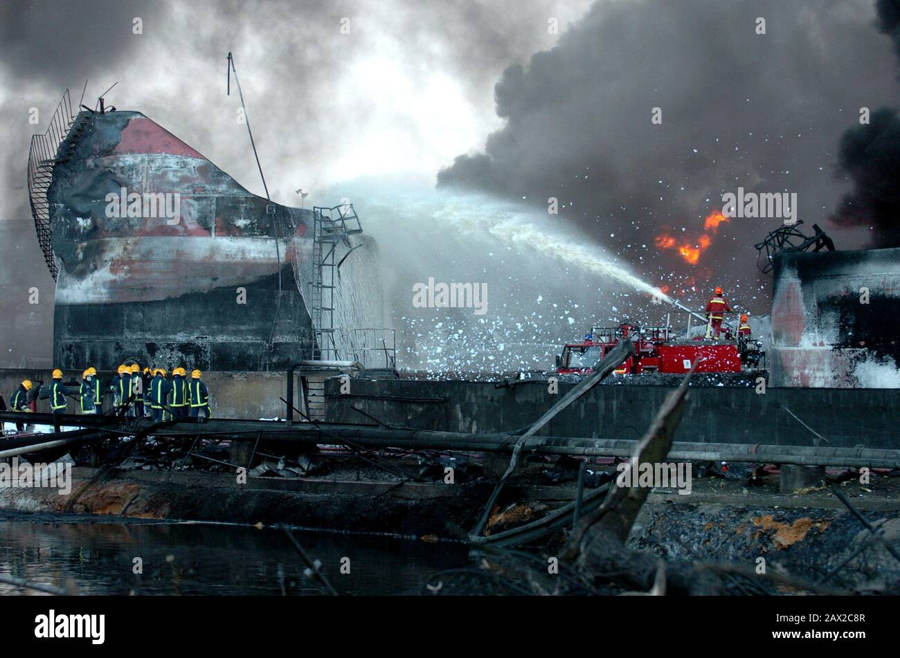Buncefield fire hi-res stock photography and images - Alamy