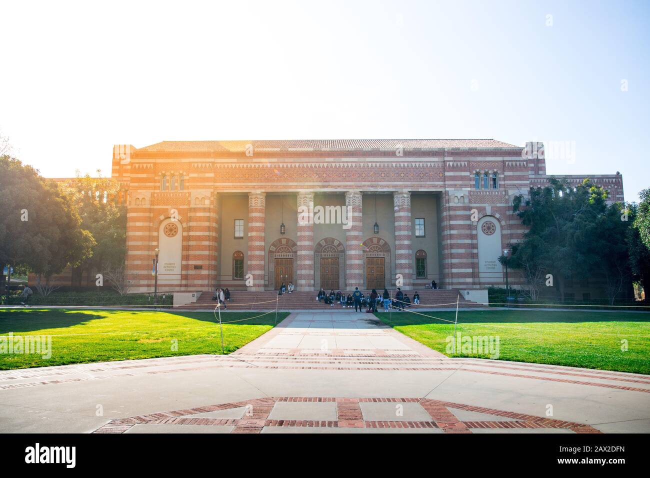 Ucla campus bear hi-res stock photography and images - Alamy