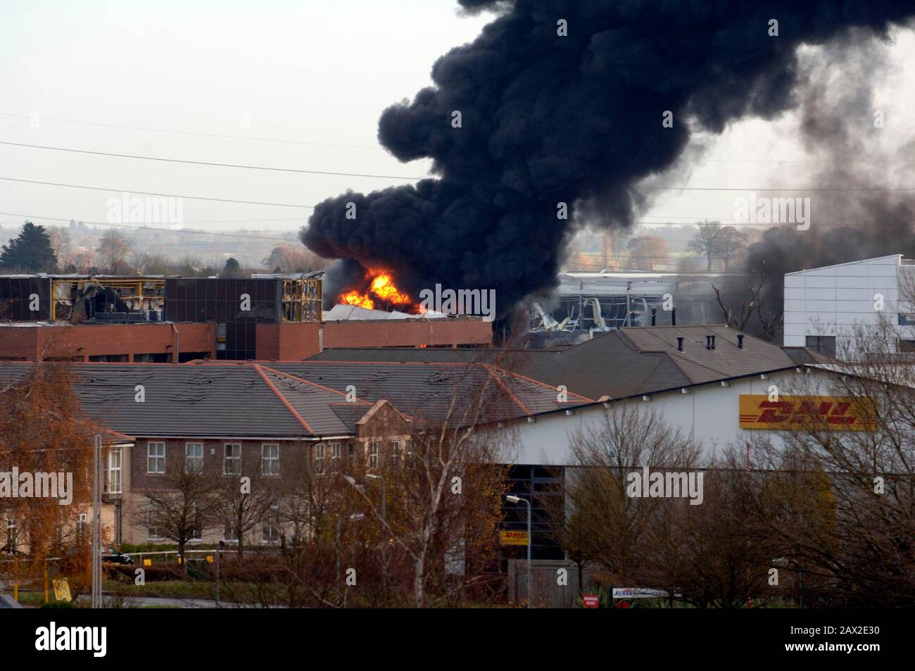 The fire at the buncefield oil depot in hemel hempstead hi-res stock ...