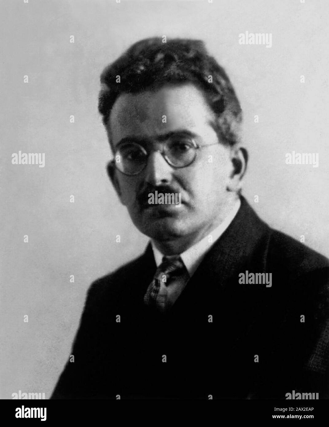 Walter benjamin german Black and White Stock Photos & Images - Alamy
