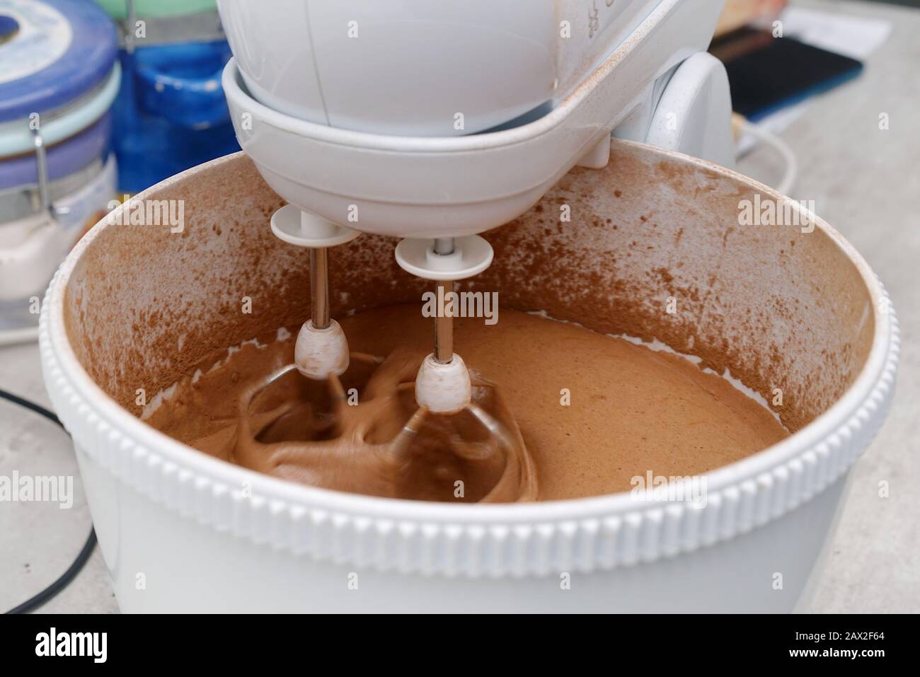 Mixing pot hi-res stock photography and images - Alamy
