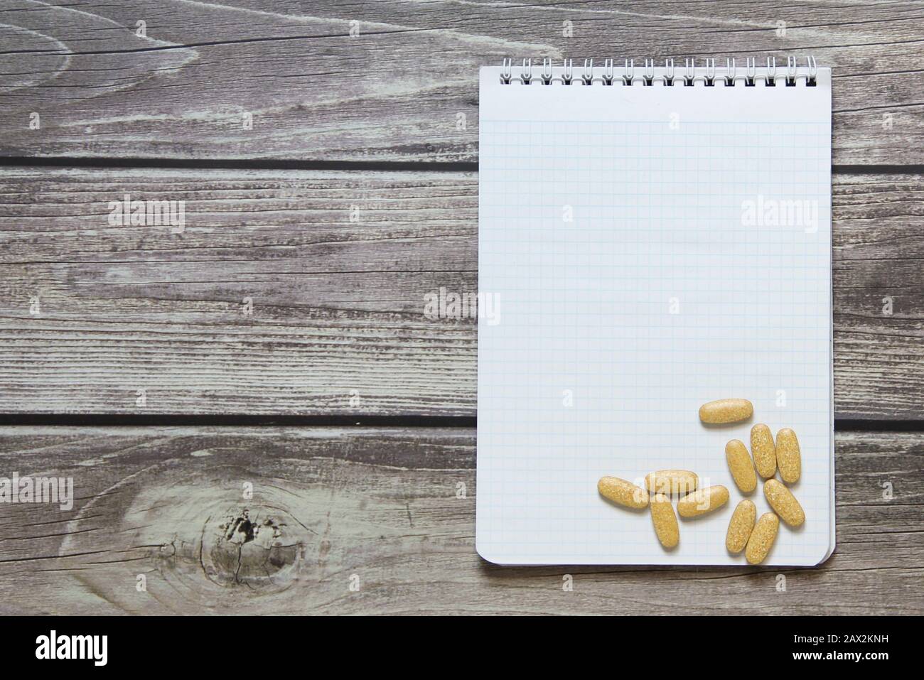 Notepad blank sheet hi-res stock photography and images - Alamy