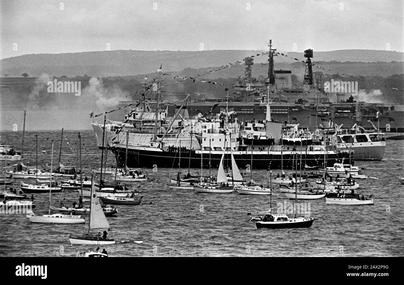 Spithead naval review hi-res stock photography and images - Alamy