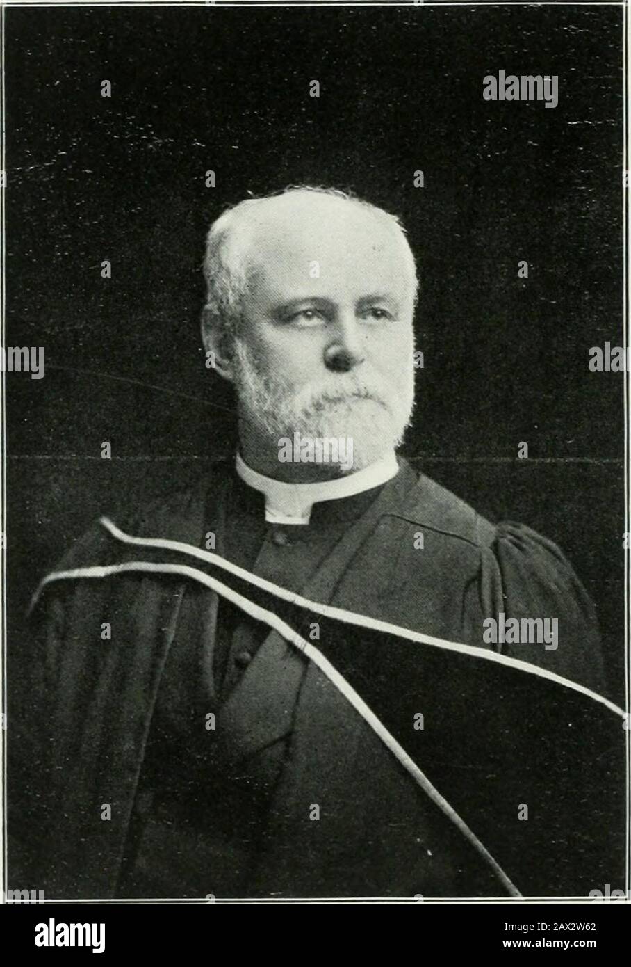 Queen's University : an illustrated sketch of its foundation, growth ...