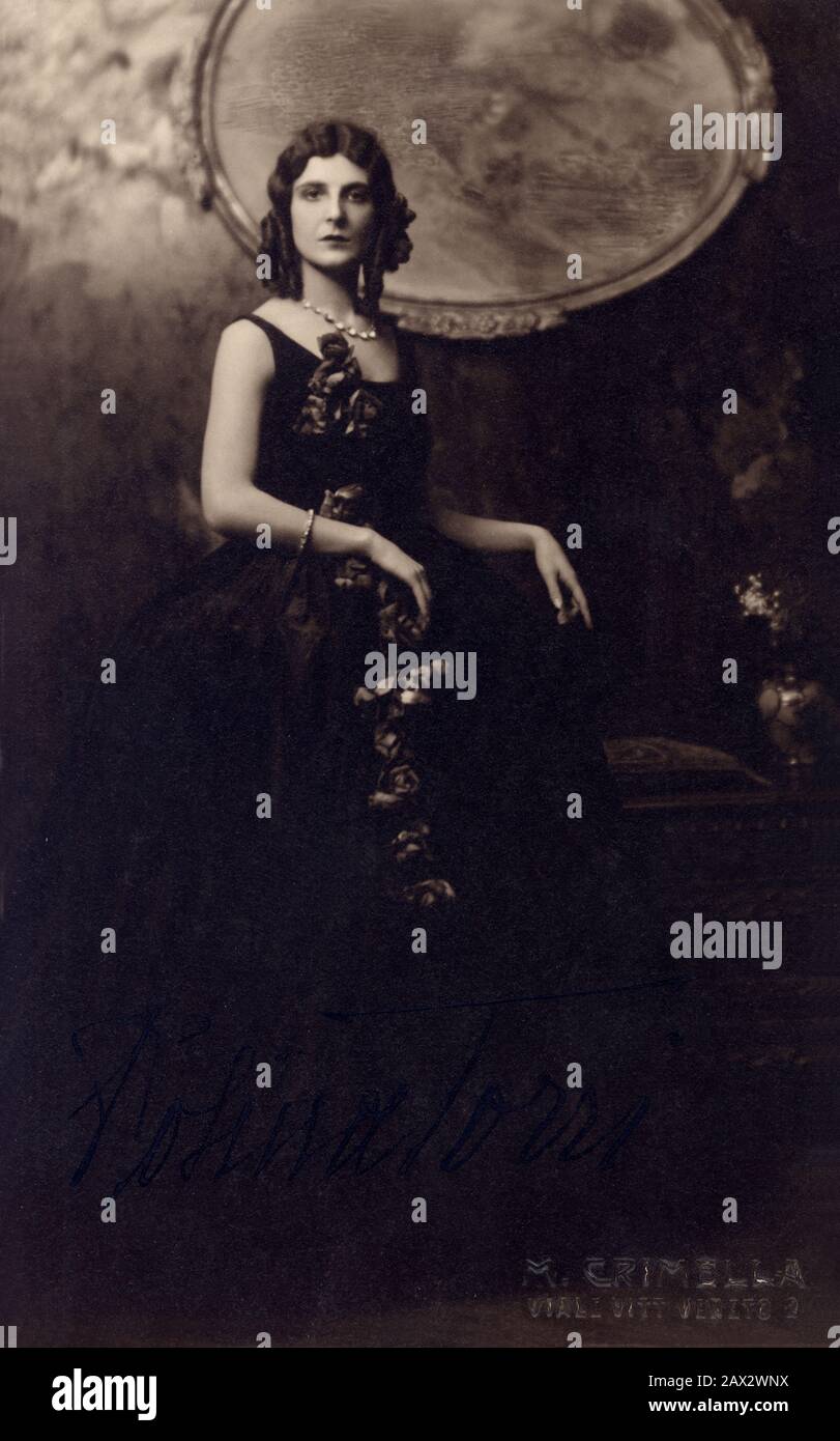 Co star hi-res stock photography and images - Alamy