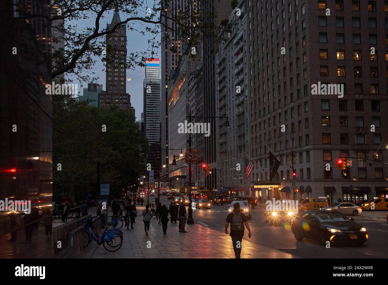 Manhattan Street Scene, New York Stock Photo - Alamy