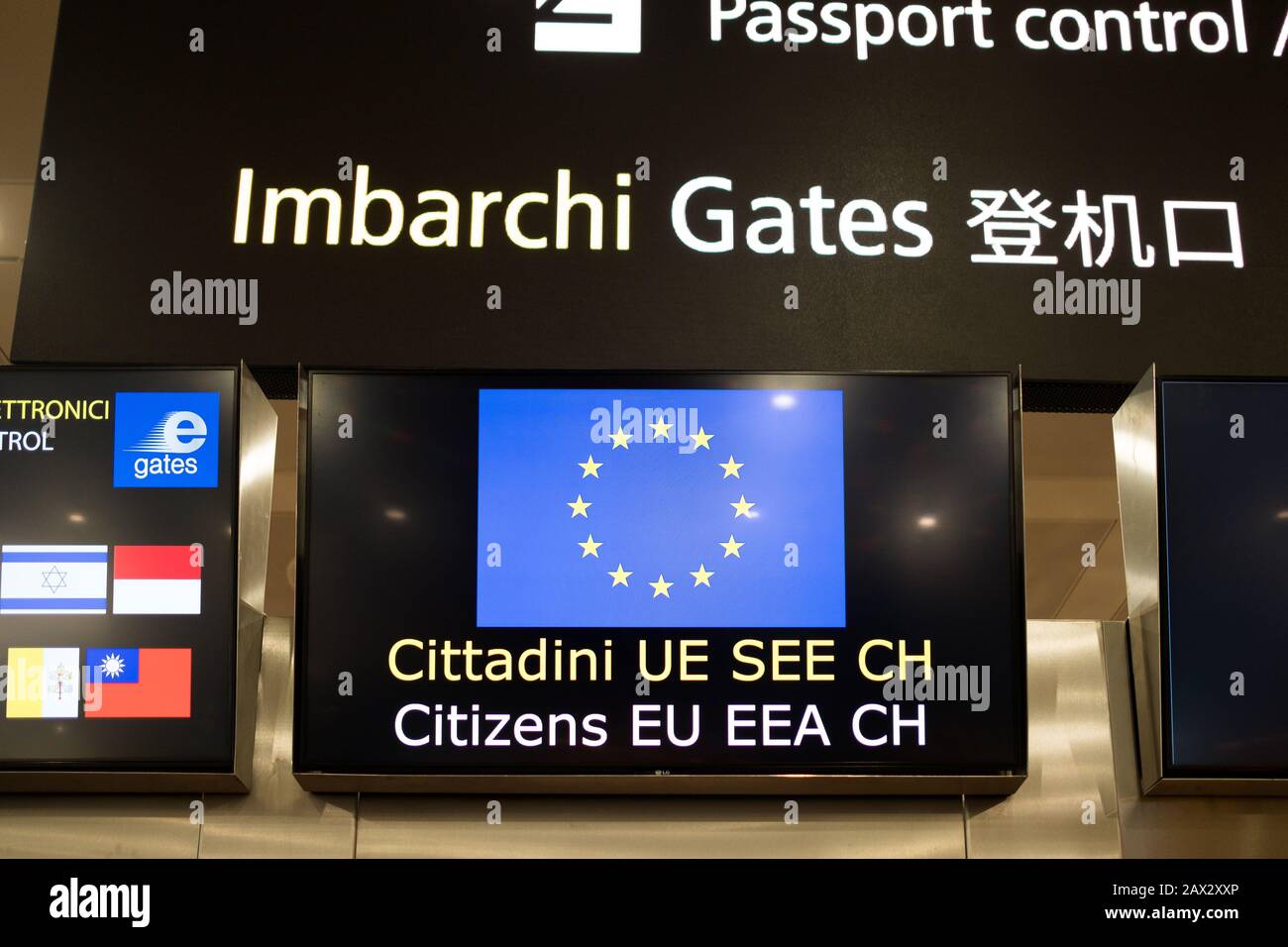 Passport control sign airport hi-res stock photography and images - Alamy