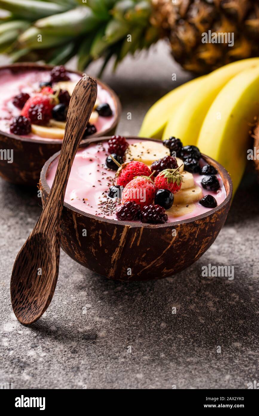 Acai bowl hi-res stock photography and images - Alamy