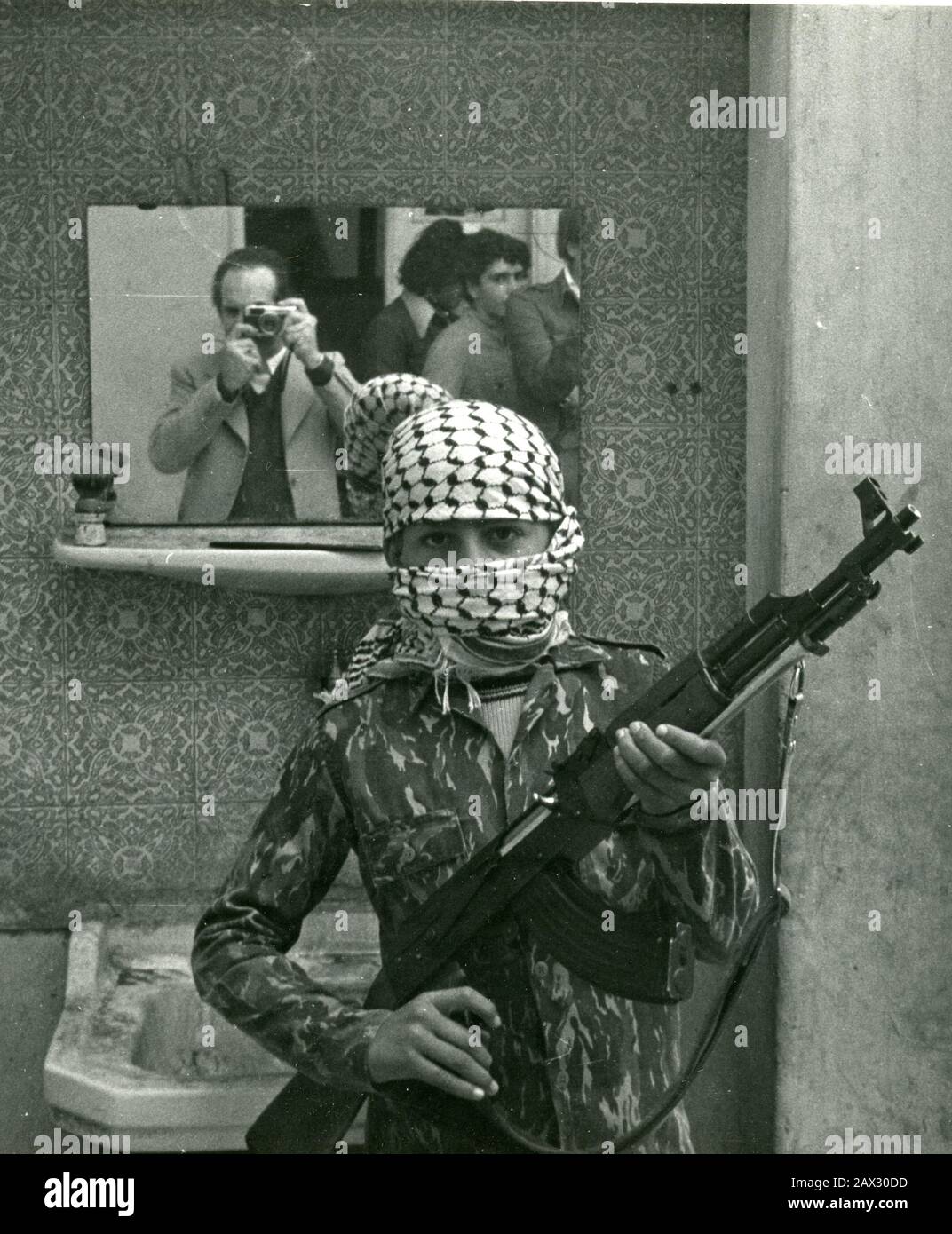 Guerilla fighter hi-res stock photography and images - Alamy