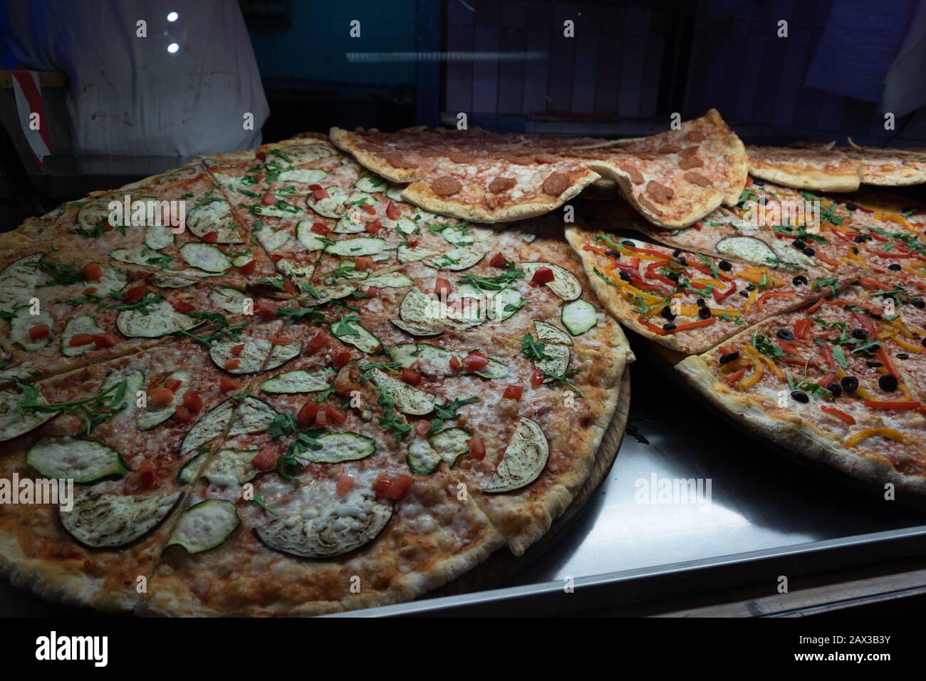 Authentic italian pizza hi-res stock photography and images - Alamy