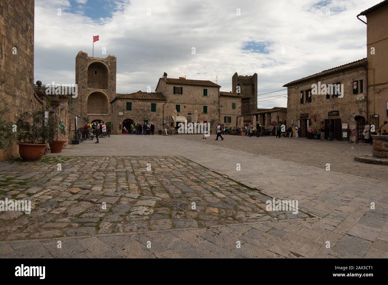 Fortified hilltop town hi-res stock photography and images - Alamy